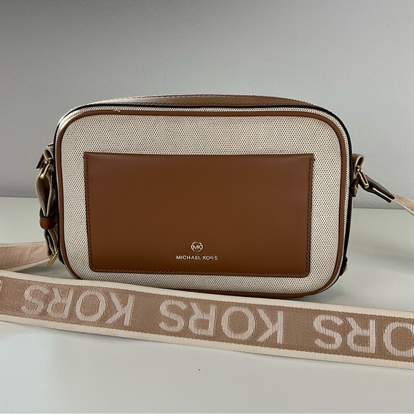 MICHAEL Michael Kors | Bags | Michael Michael Kors Maeve Large Pocket ...